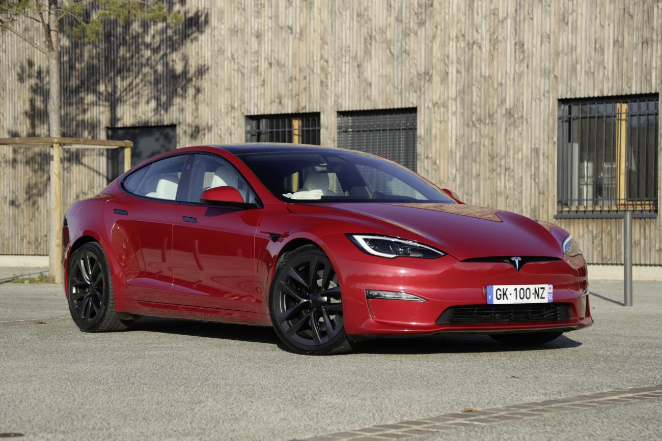 Photo 4 - Tesla Model S Plaid rouge - Essai Tesla Model S Plaid : notre ...