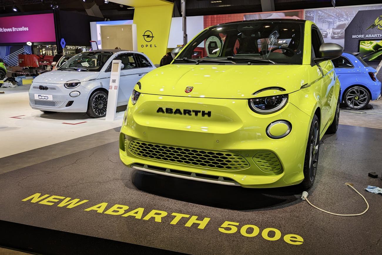 Photo 2 - Après la Fiat 500, sa version Abarth passe à son tour au 100 % électrique. Cette ...