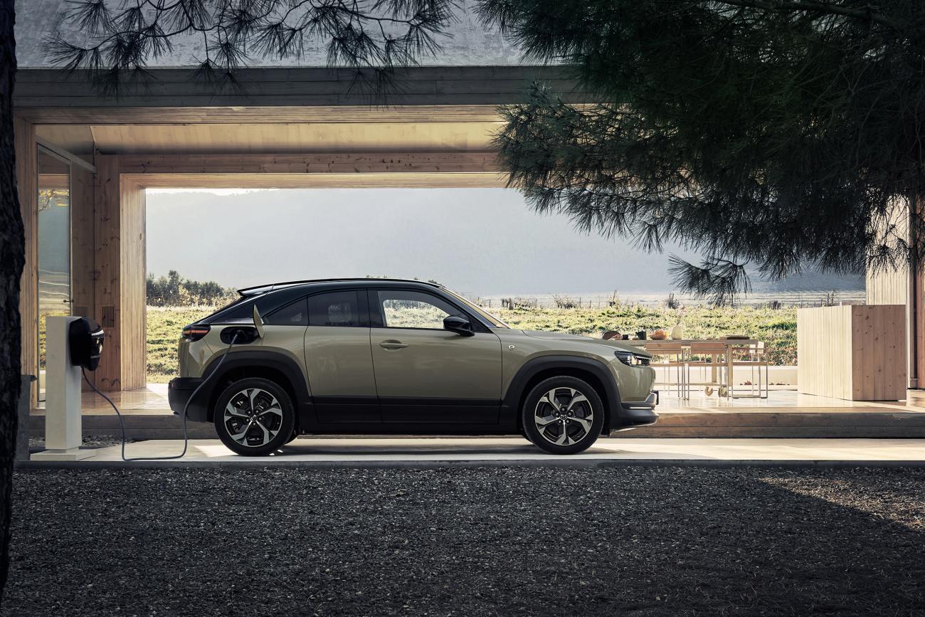Mazda MX-30 e-Skyactiv R-EV (2023). Le moteur rotatif revient comme prolongateur d'autonomie