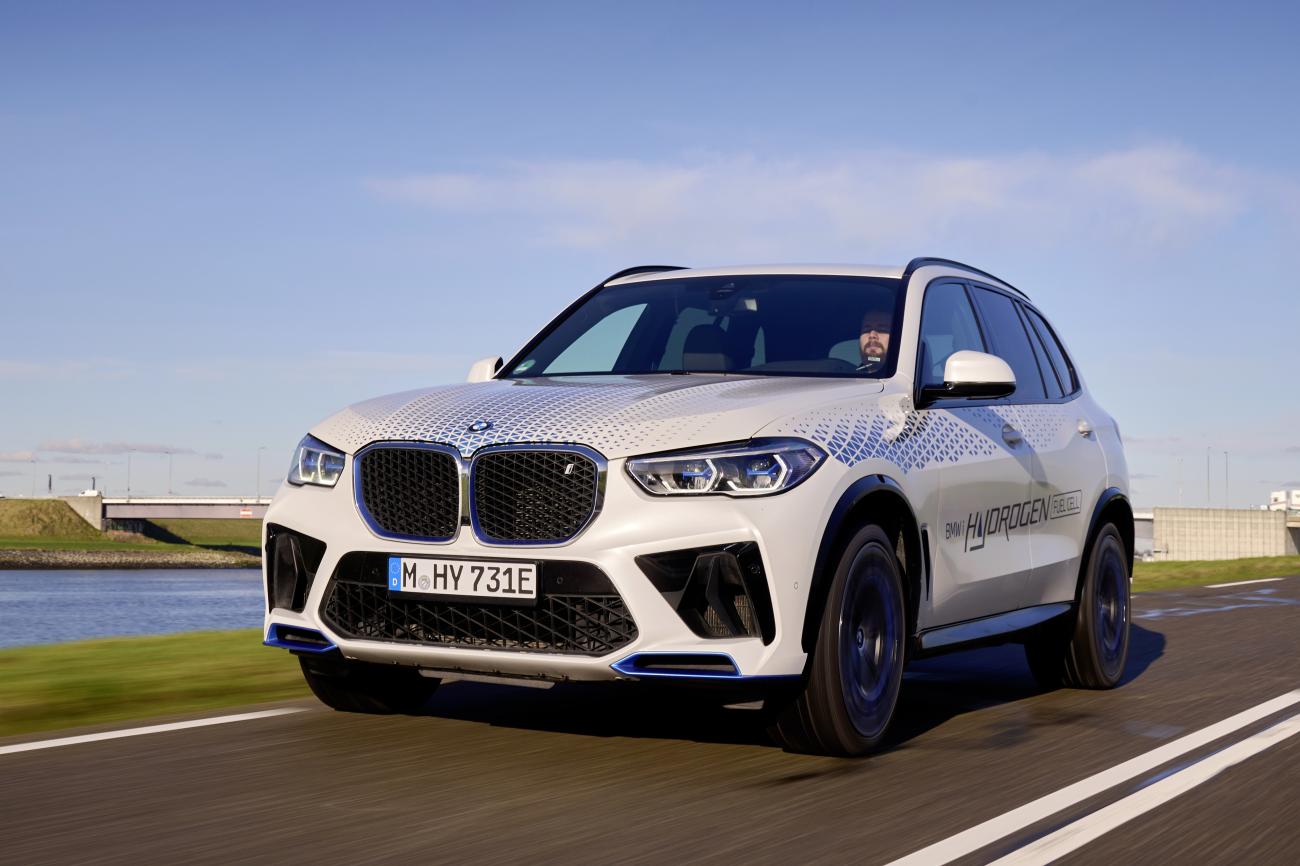 Essai BMW iX5 Hydrogen. Au volant du SUV électrique à pile à combustible