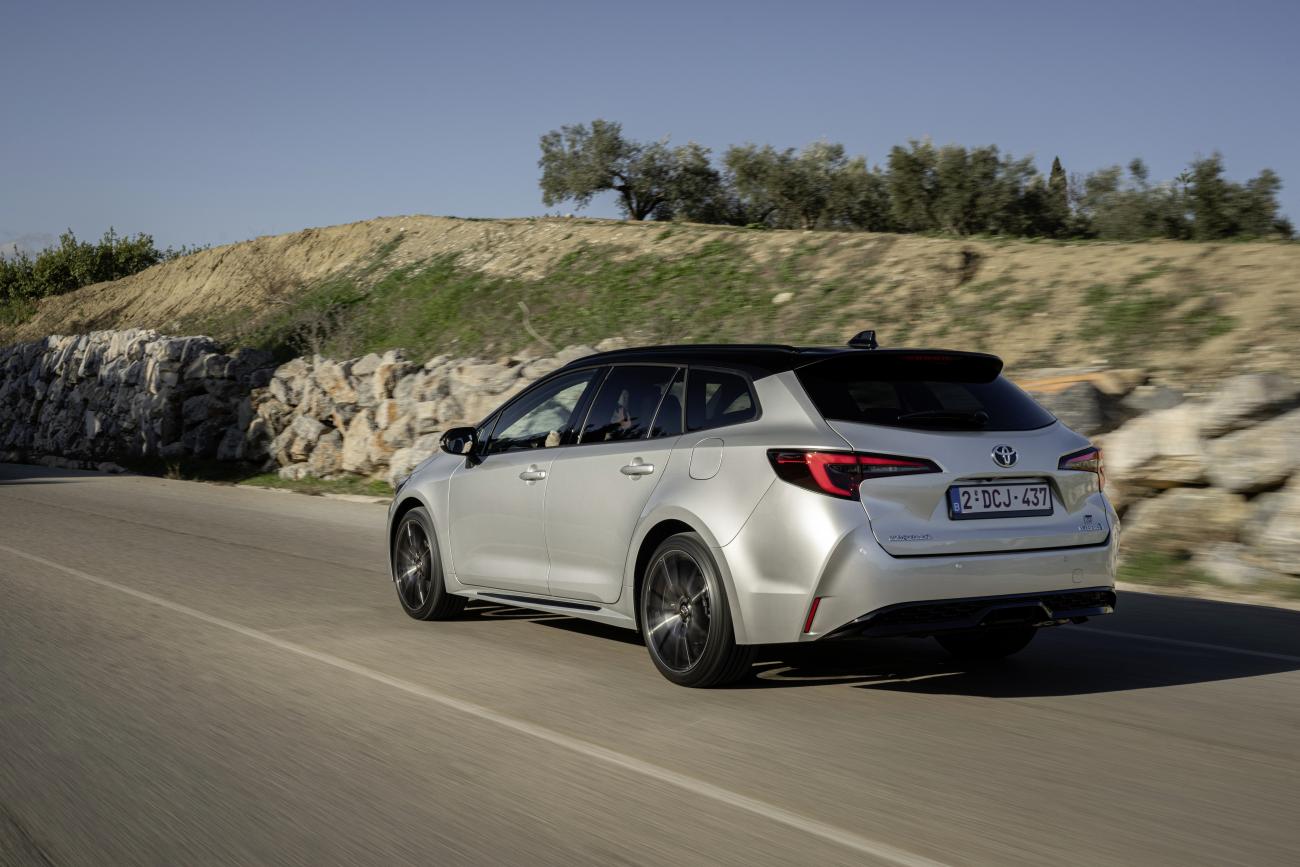 Essai Toyota Corolla 2.0 hybride (2023) : notre avis sur le break de 196 ch