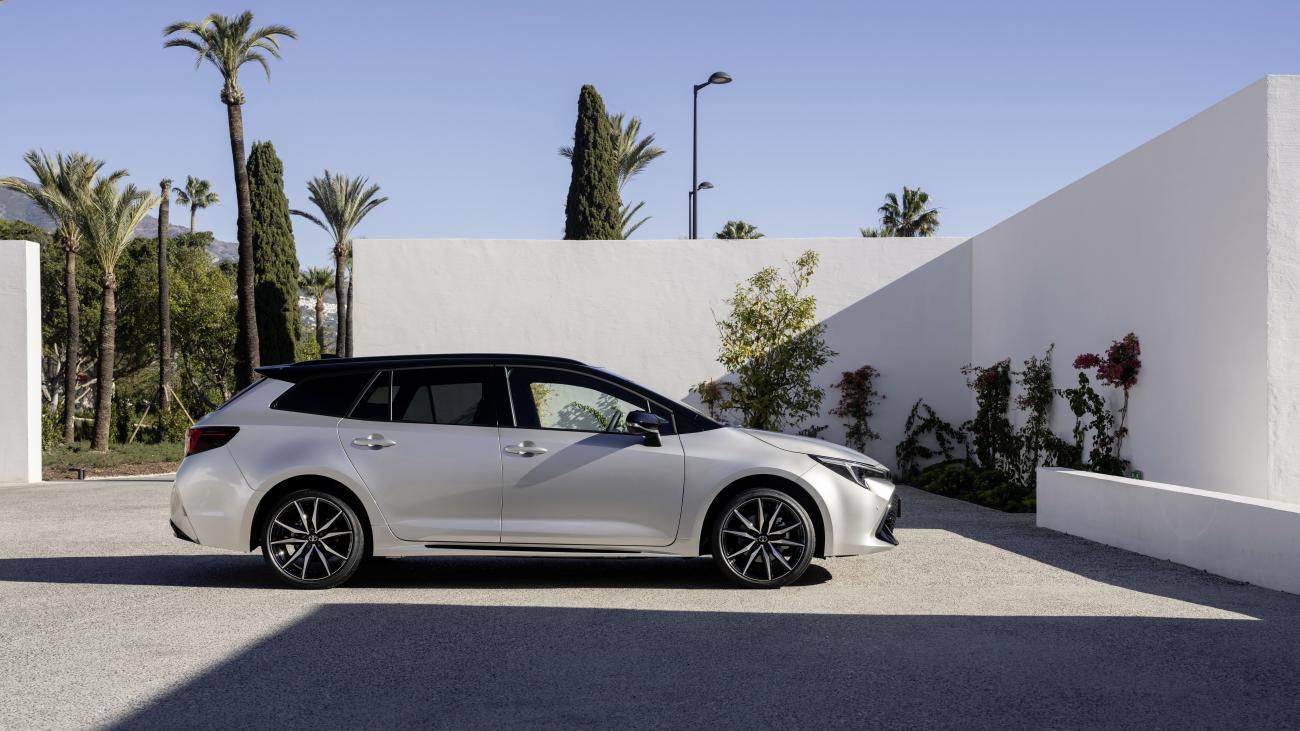 Essai Toyota Corolla 2.0 hybride (2023) : notre avis sur le break de 196 ch