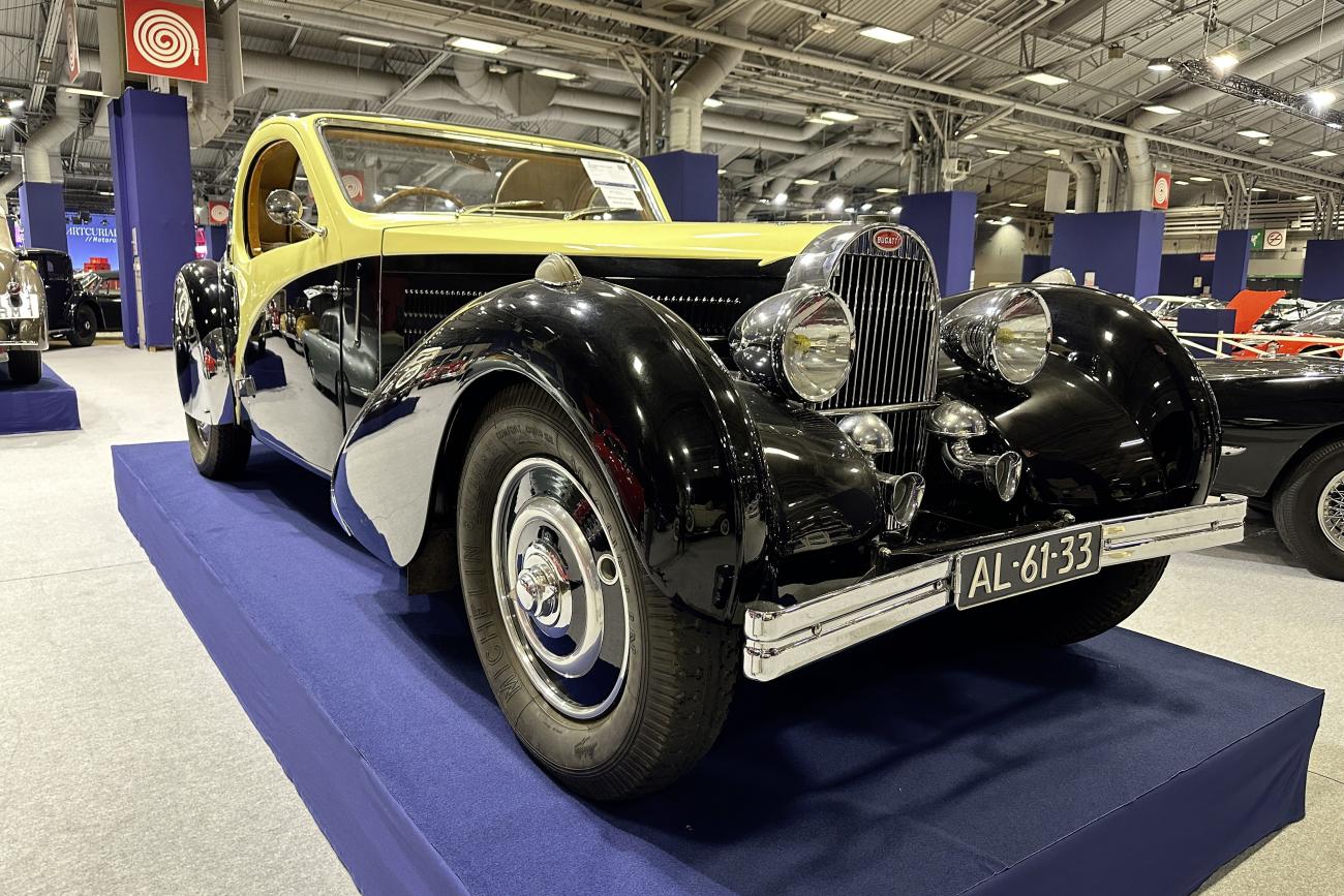 Photo 9 - L élégance à la Française est représenté par cette Bugatti ...