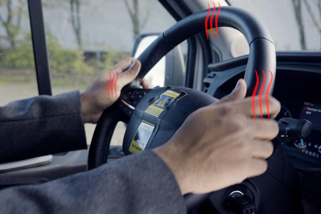 Photo 2 - Le volant chauffant est un classique. - Voitures électriques ...