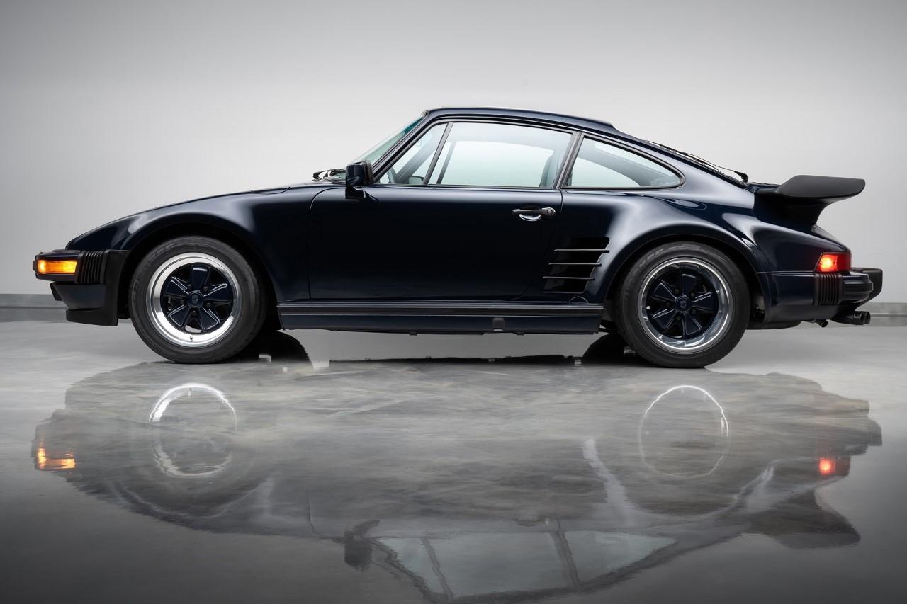 Une rare Porsche 911 Turbo Flat Nose (1988) à la vente