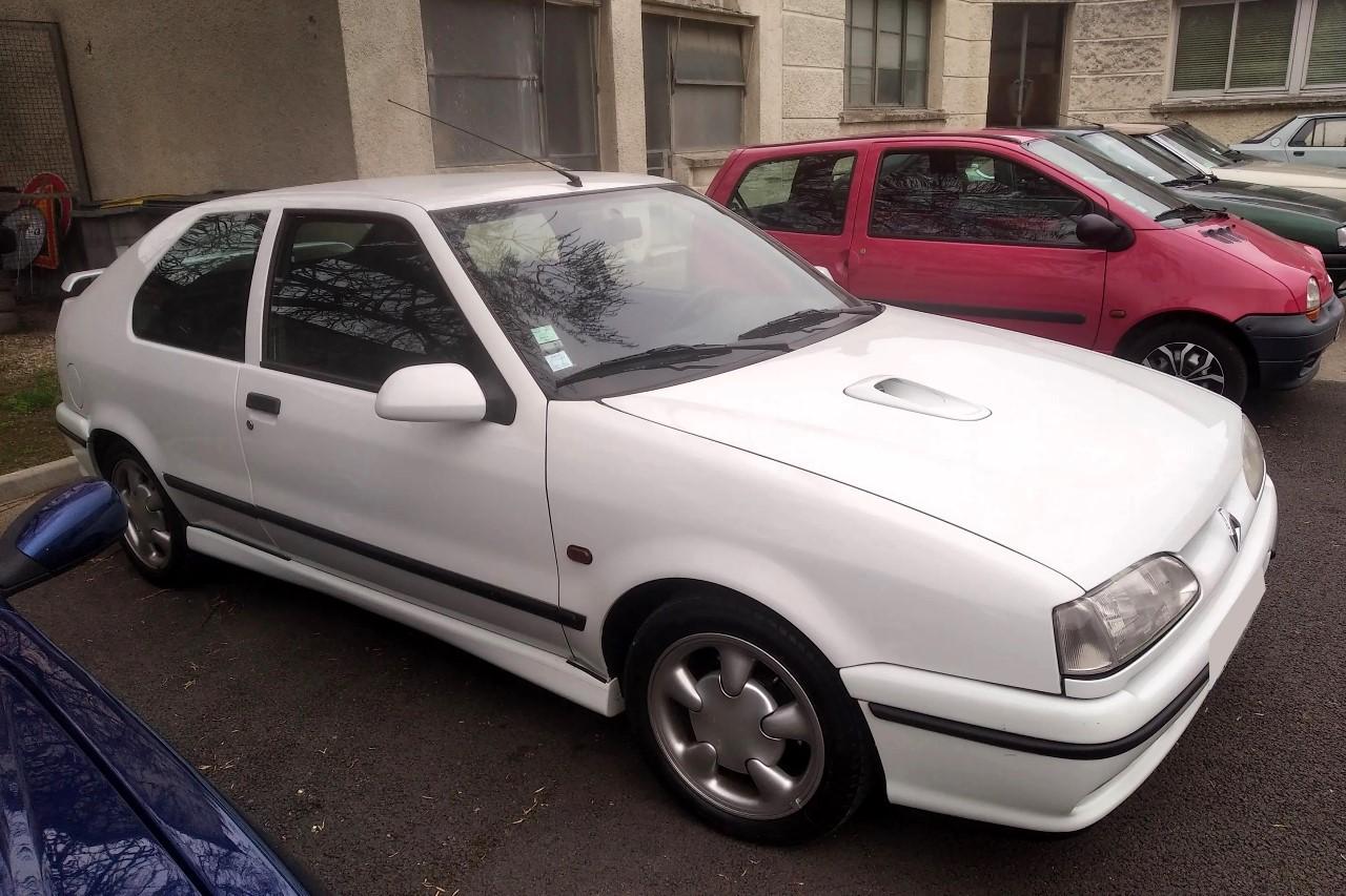 Diaporama et photos - Une Renault 19 16v avec moins de 20 000 km à vendre | L'Argus