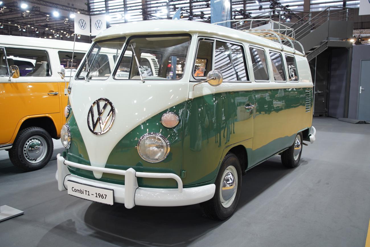 Photo 4 - Le deuxième des Combi T1 exposé nous vient de loin. Né en ...