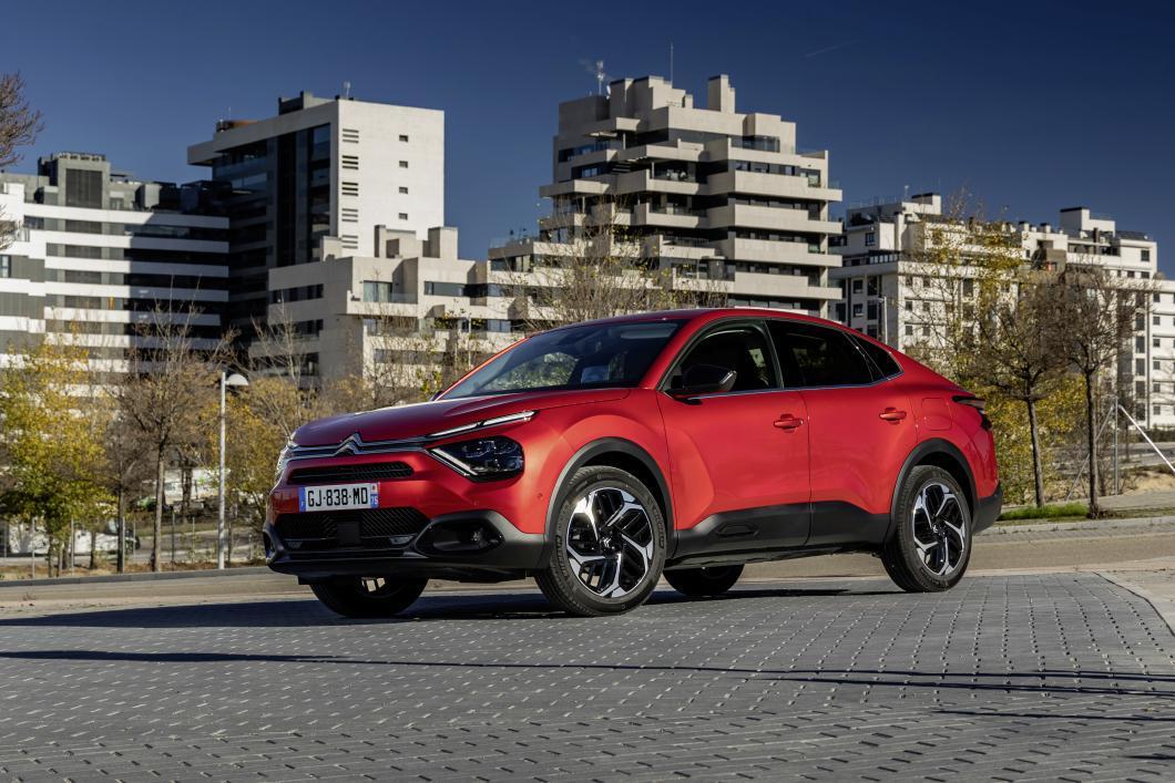 Photo 3 - citroen c4 x rouge - Stellantis. Les défis qui attendent ...