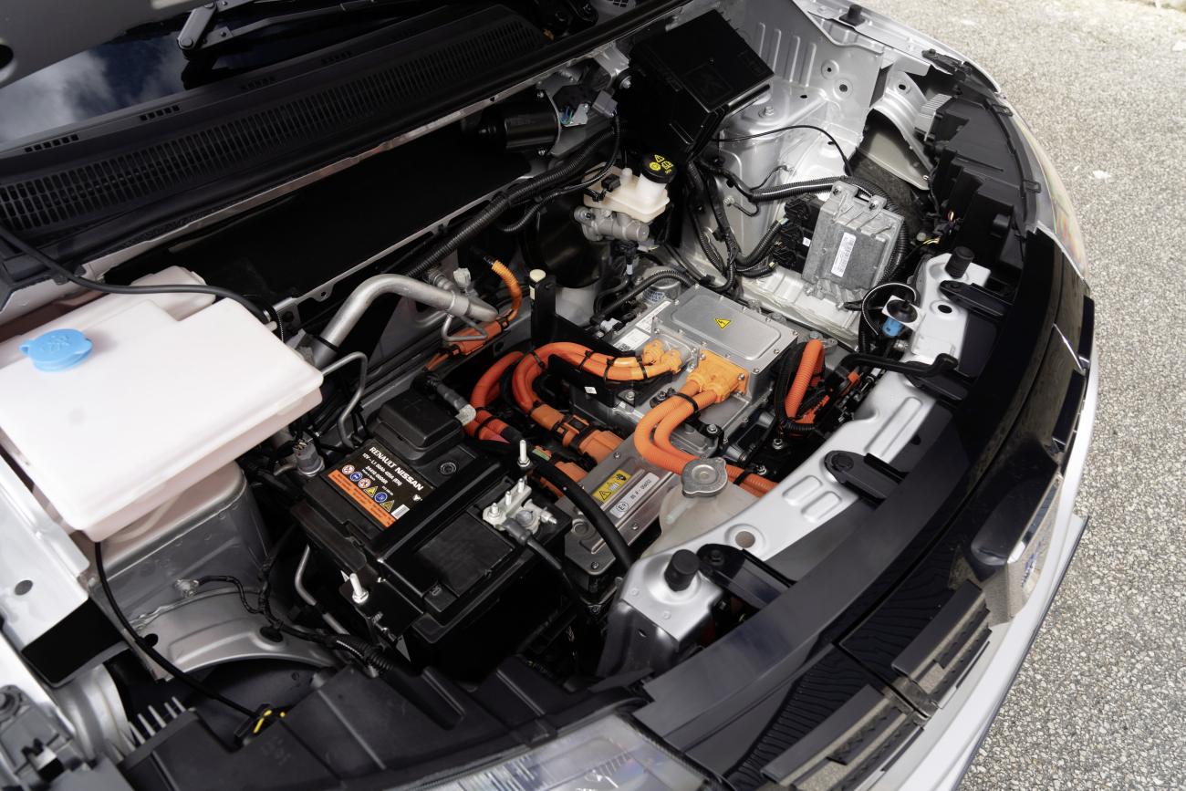 Photo 8 - moteur Dacia Spring - Future Dacia Spring (2024). Gros ...