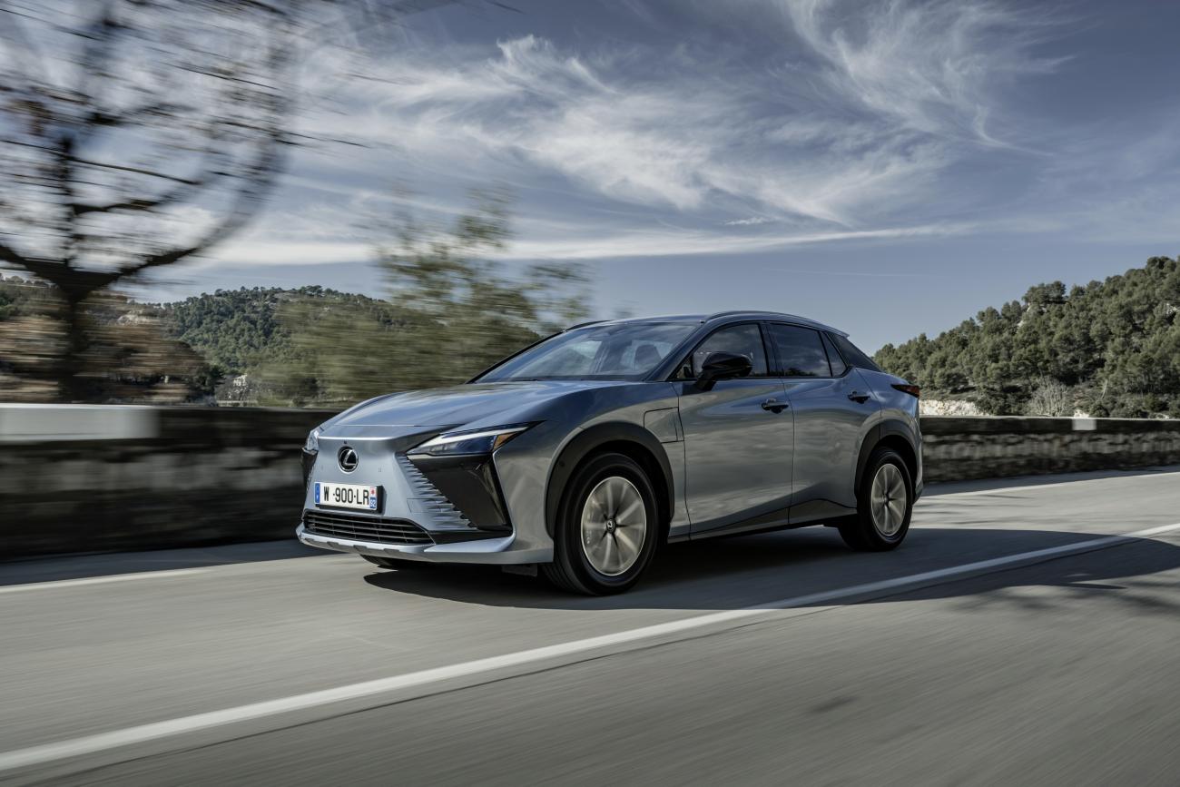 Photo 4 - Prix, fiche technique et essai. Retrouvez notre avis sur le SUV électrique Lexus RZ ...