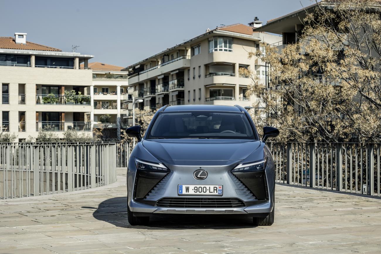 Photo 18 - Prix, fiche technique et essai. Retrouvez notre avis sur le SUV électrique Lexus RZ ...