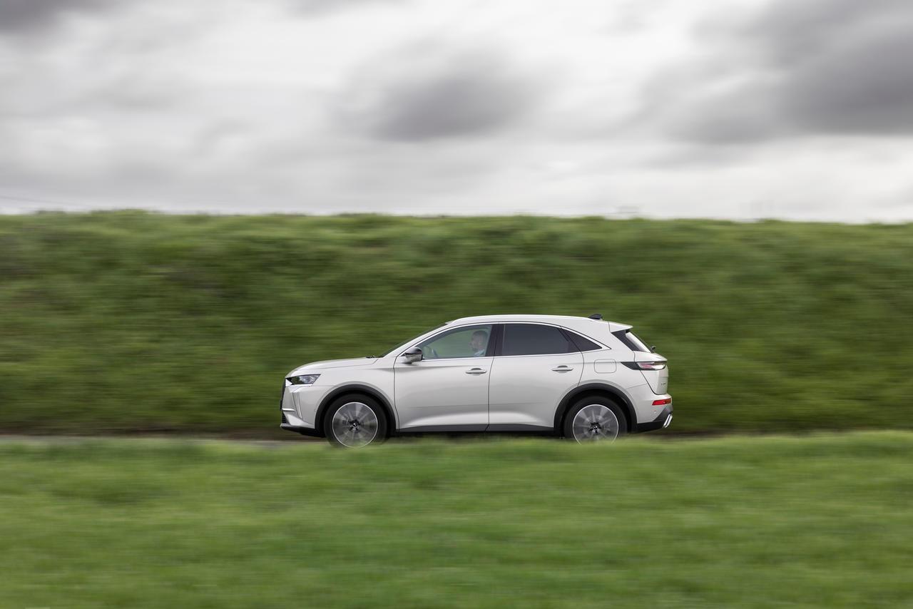 Photo 31 - Prix DS7 E-Tense Rivoli - Essai comparatif : le BMW X1 hybride (2023) défie le DS7 E ...