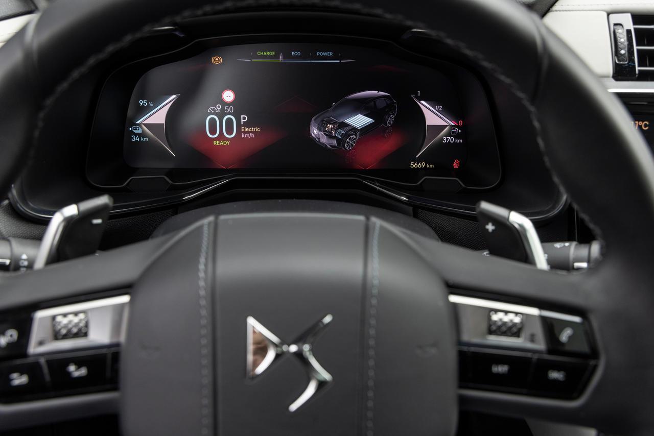 Photo 38 - instrumentation numérique DS7 2023 - Essai comparatif : le BMW X1 hybride (2023 ...