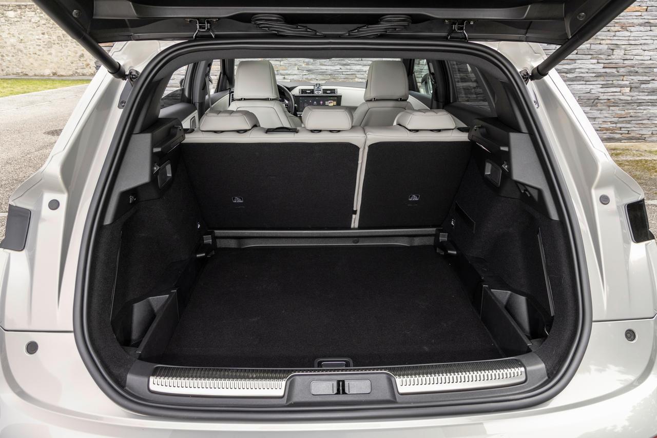 Photo 44 - coffre DS7 restylé 2023 - Essai comparatif : le BMW X1 ...