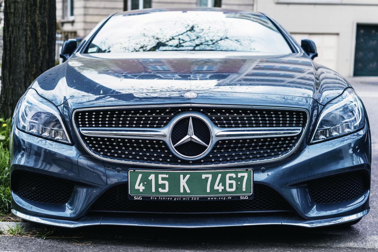 Que signifie la couleur des plaques d’immatriculation