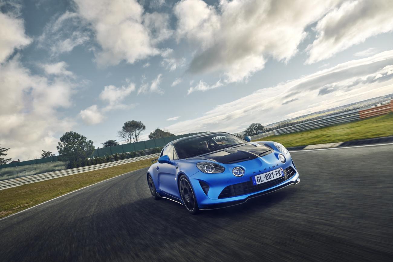 Essai Alpine A110 R (2023) : l’ultime quête du gramme