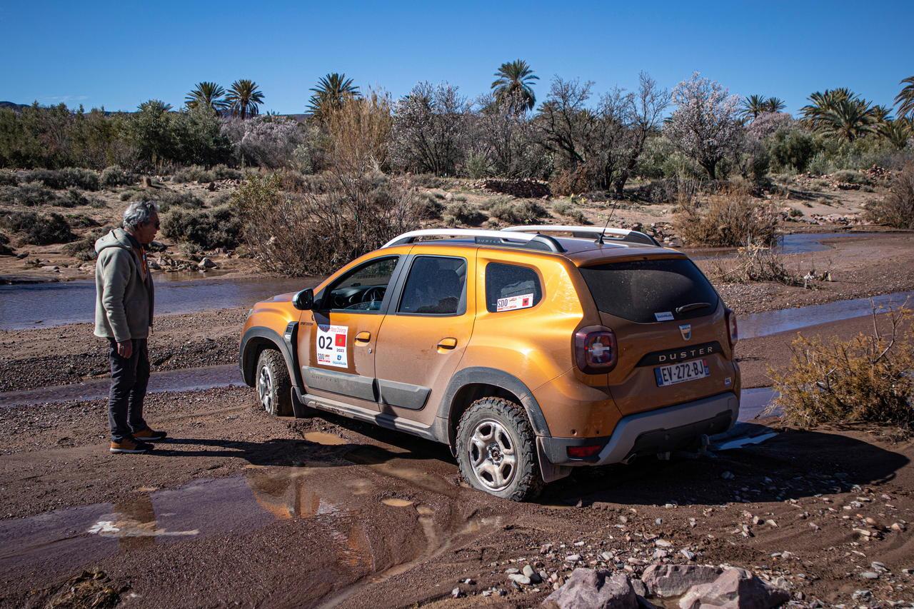 On a testé notre Dacia Duster 4x4 pick-up sur le rallye Duster Maroc ...