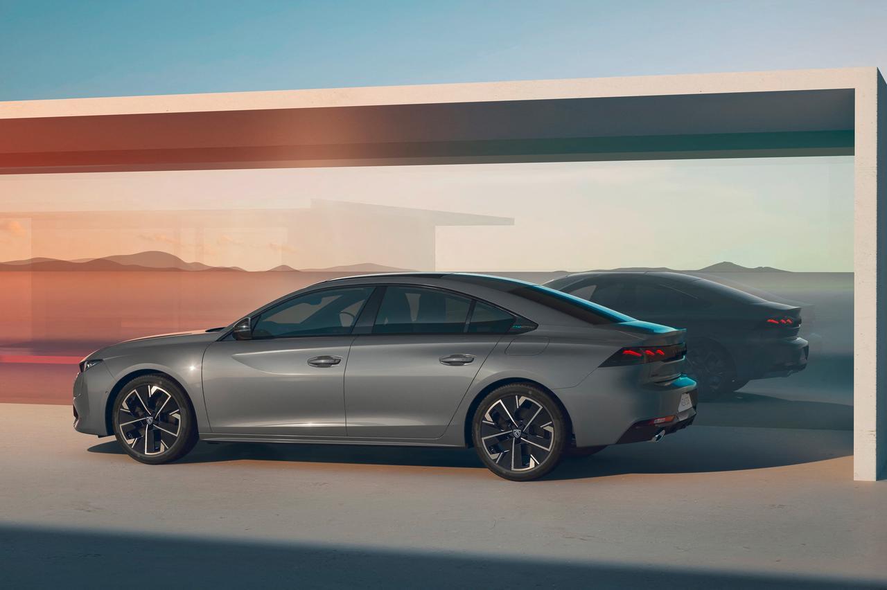 Diaporama et photos - Peugeot 508 restylée vs Peugeot 408 : le match des prix | L'Argus