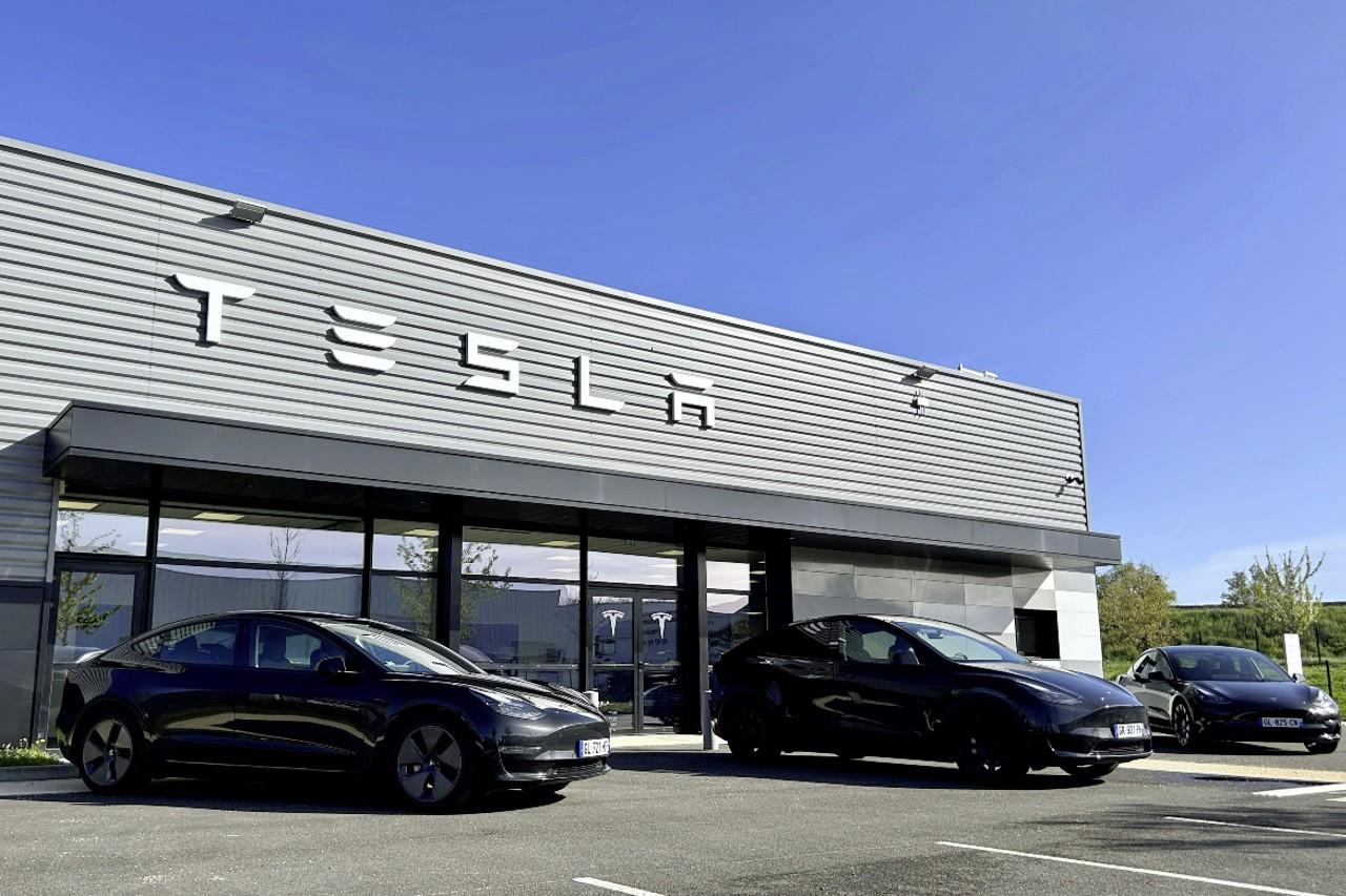 Tesla ouvre 5 nouveaux centres en France