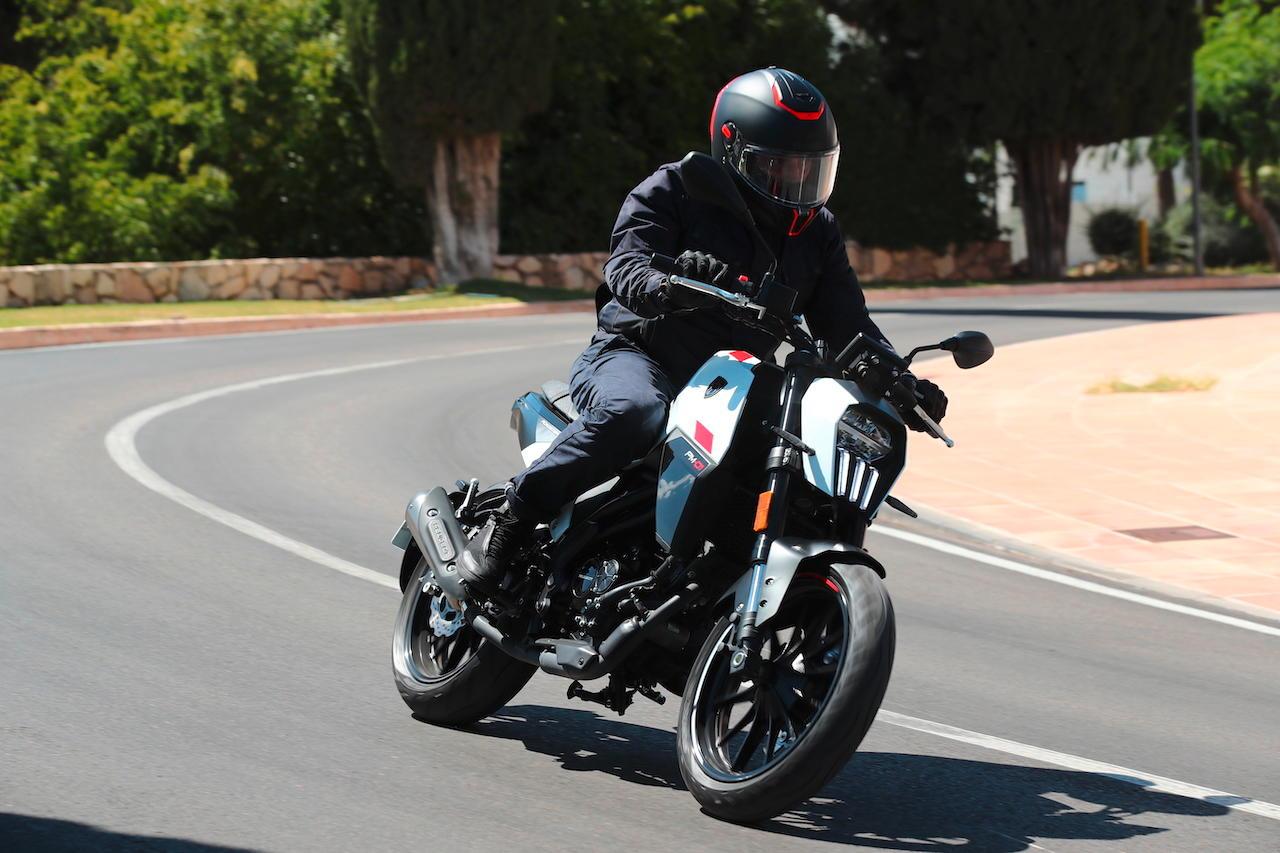 Diaporama et photos - Essai Peugeot PM-01 125 cm3 : retour à la moto ...