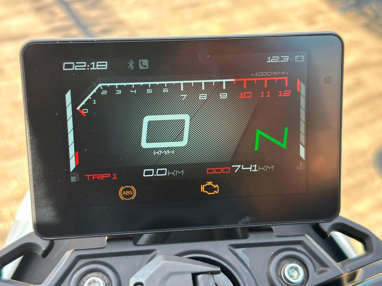 Diaporama et photos - Essai Peugeot PM-01 125 cm3 : retour à la moto ...