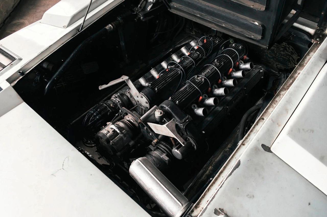 Photo 7 - Le V12 de la LP500 S cube 4.8 et développe 375 ch d'origine ...