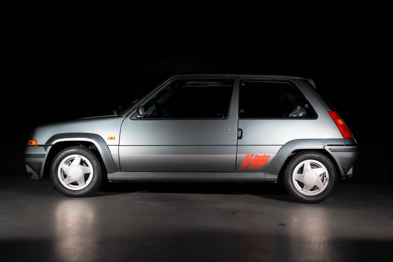 Renault Super 5 GT Turbo. Un exemplaire comme neuf de 6 000 km à saisir