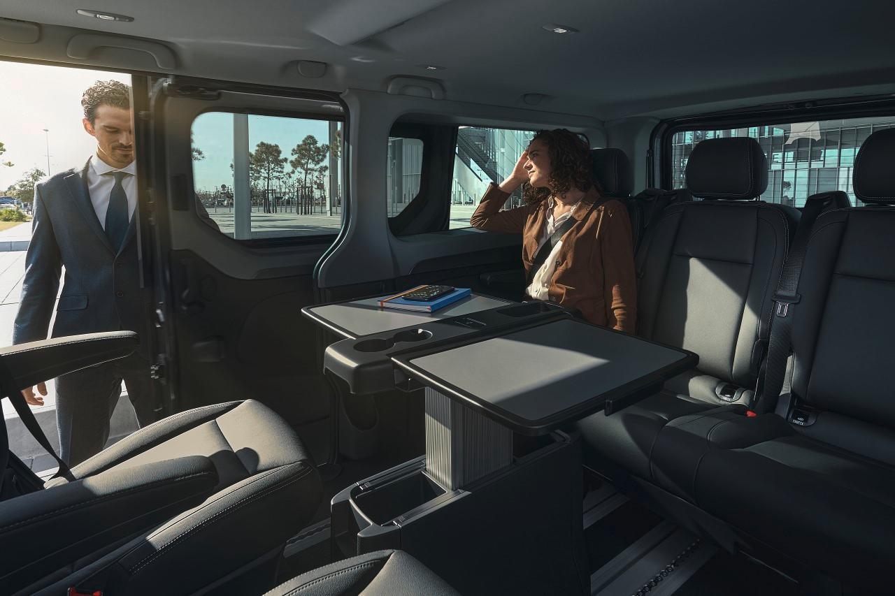 Photo 3 - La gamme du Trafic compte des versions dédiées aux services ...