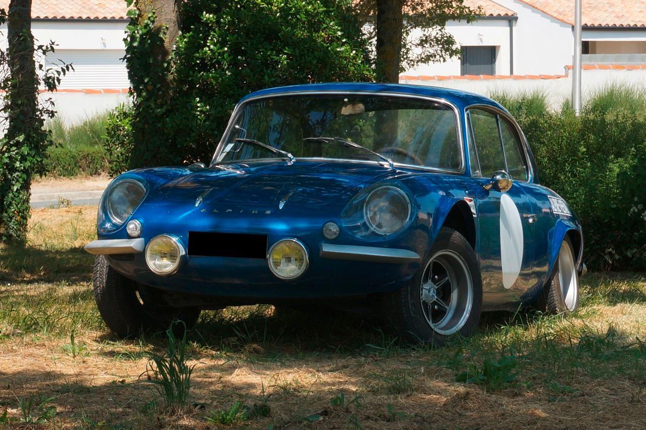 Diaporama et photos - Une rare Alpine A110 à 4 places est à vendre | L ...