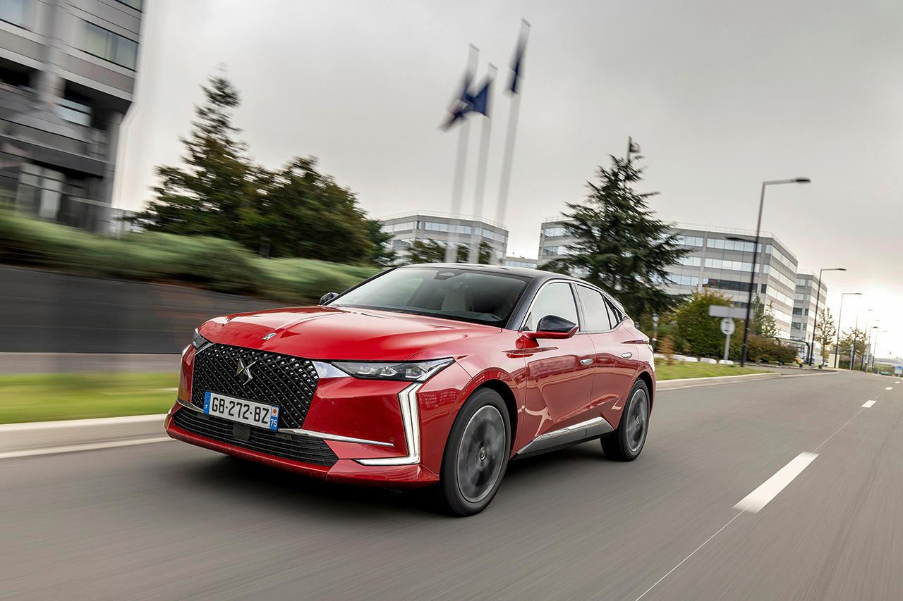 Photo 2 - ds4 rouge - DS. Le top 10 des distributeurs automobiles en France en 2022