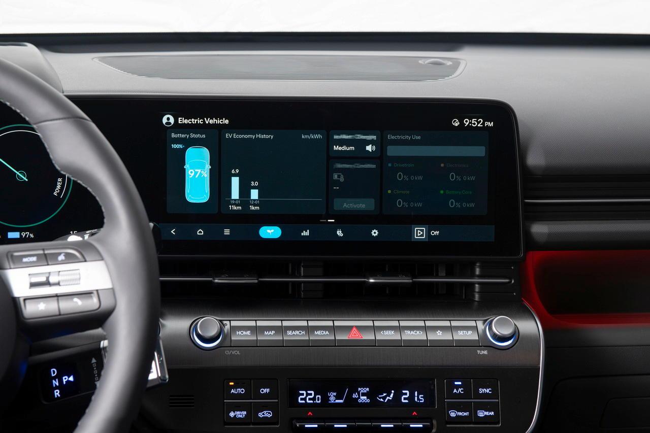 Photo 9 - hyundai kona electric 2023 écran tactile - Hyundai Kona (2023). Notre avis à bord du ...