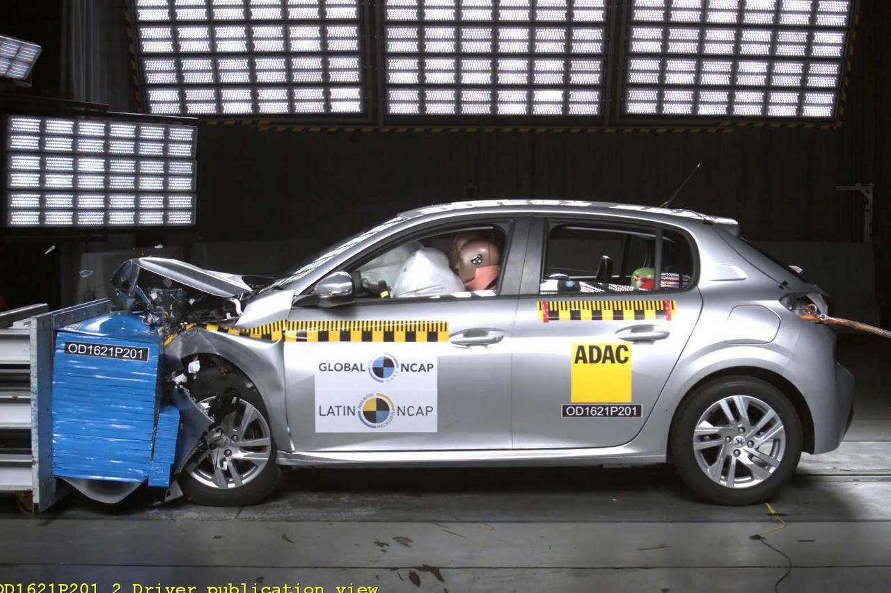 Photo 6 - Cousine de la Citroën C3, la Peugeot 208 n'a pas excellé non ...