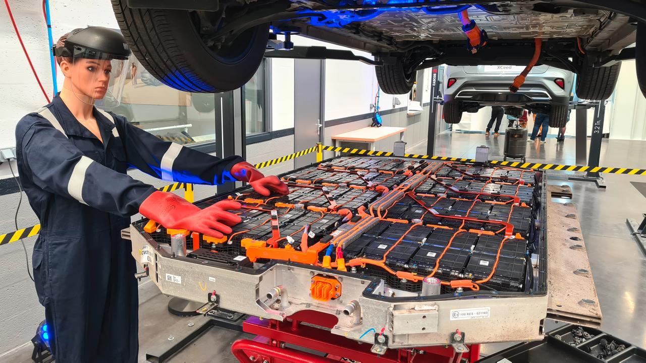 Batterie IBIS. Stellantis travaille sur des voitures électriques plus ...