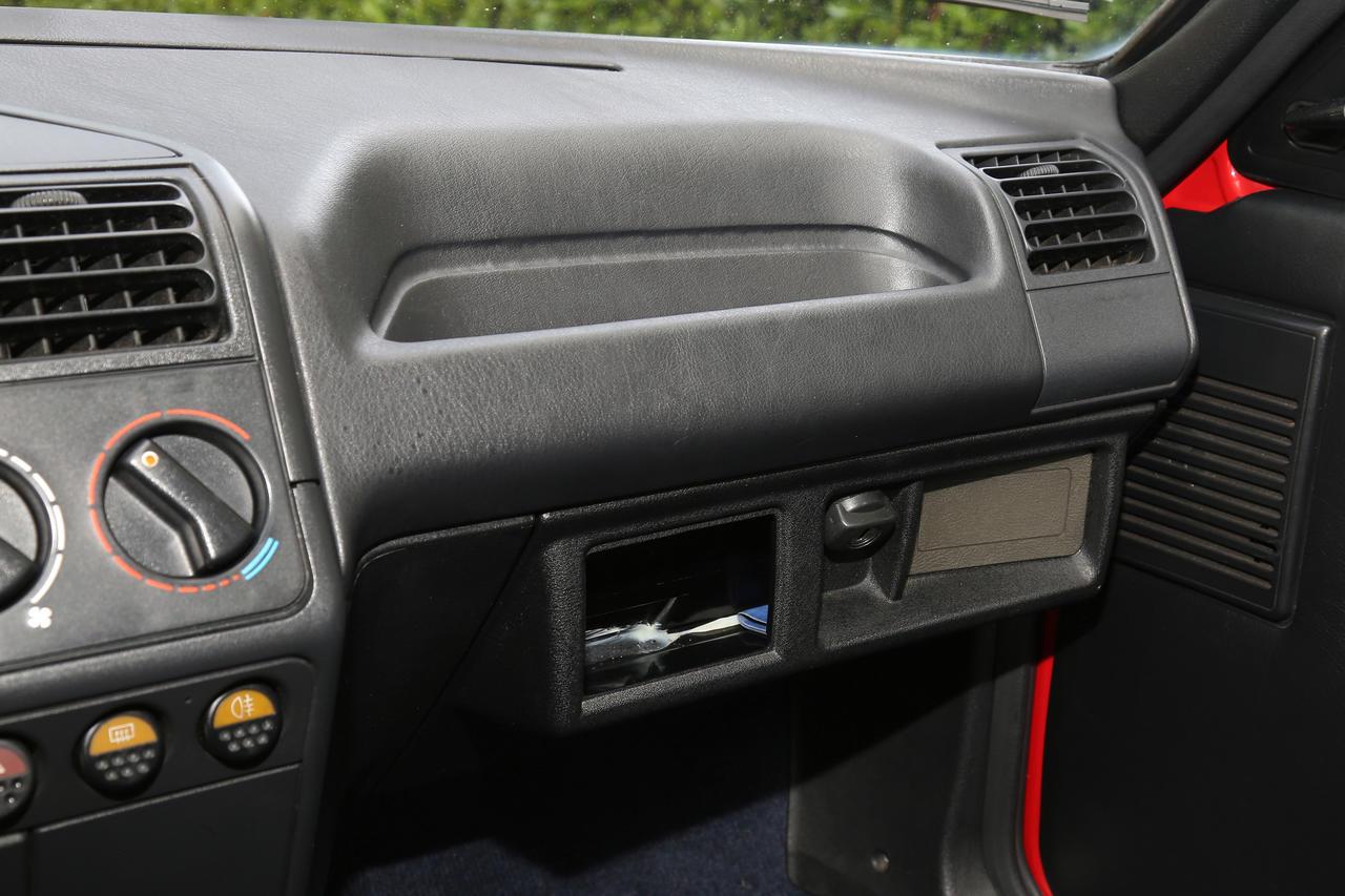 Photo 8 - Peugeot 205 Auto école - Peugeot 205 : 530 000 km au compteur et encore fraîche