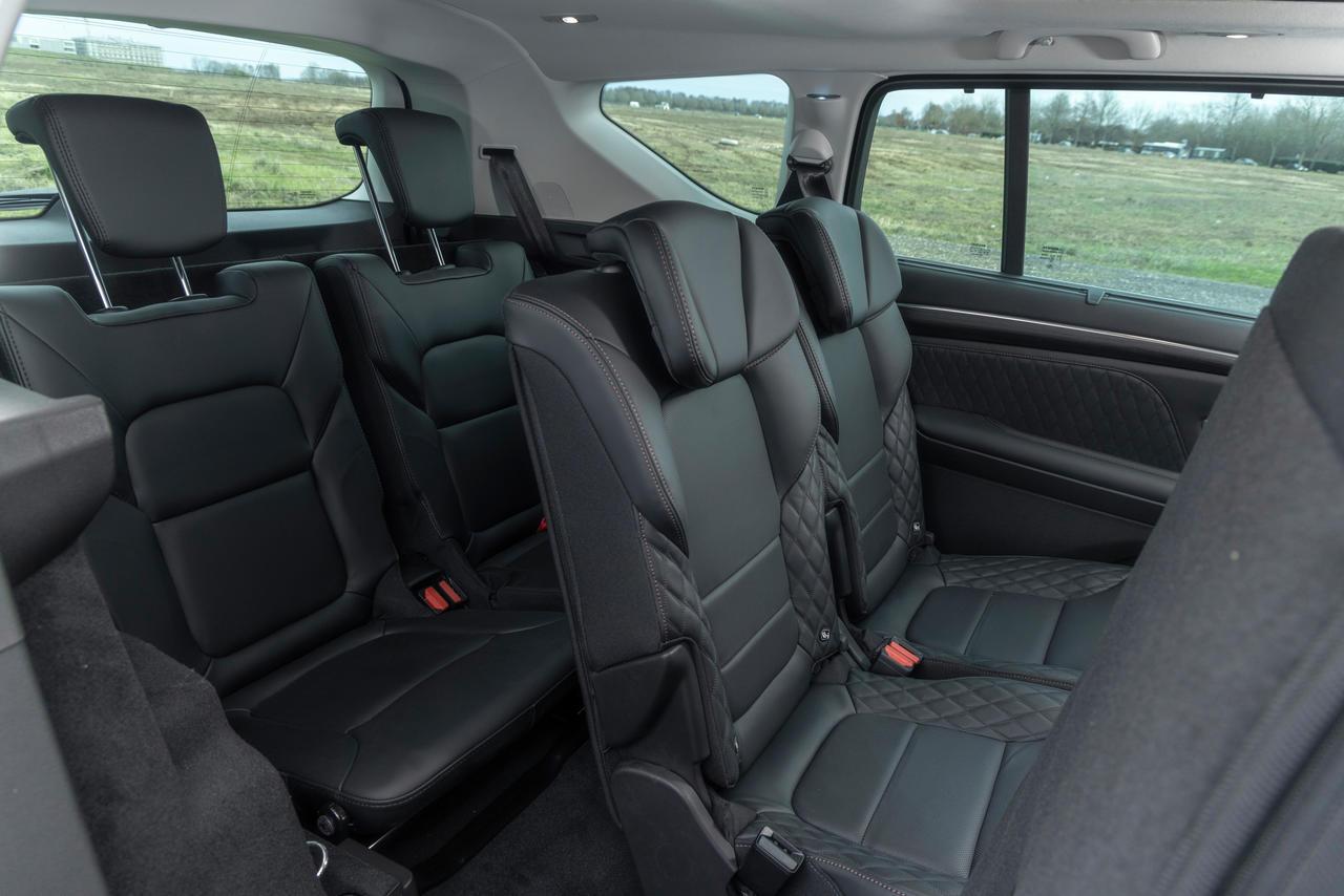 Photo 13 - La cinquième mouture de l'Espace gardait encore des sièges individuels au deuxième ...