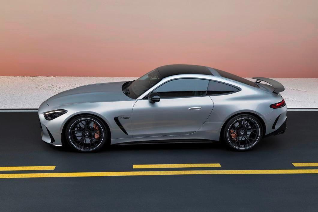 Diaporama et photos - Mercedes-AMG GT Coupé (2023). Premières photos avant l’heure | L'Argus