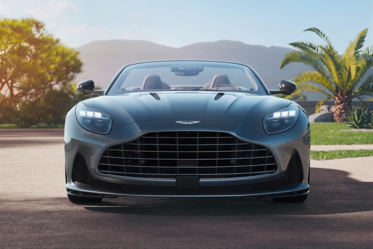 Aston Martin dévoile la DB12 Volante, son nouveau cabriolet de 680 ch