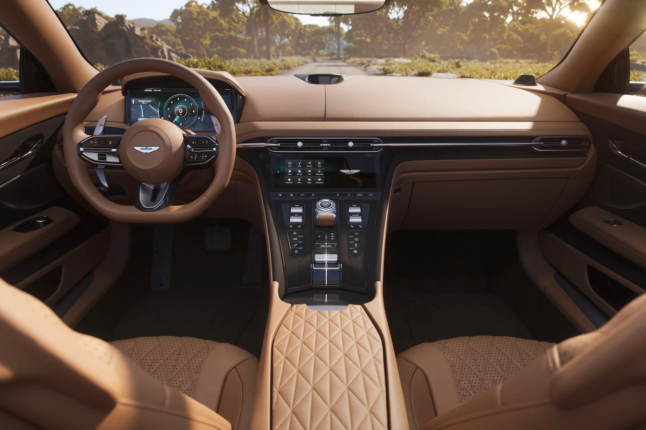 Aston Martin dévoile la DB12 Volante, son nouveau cabriolet de 680 ch