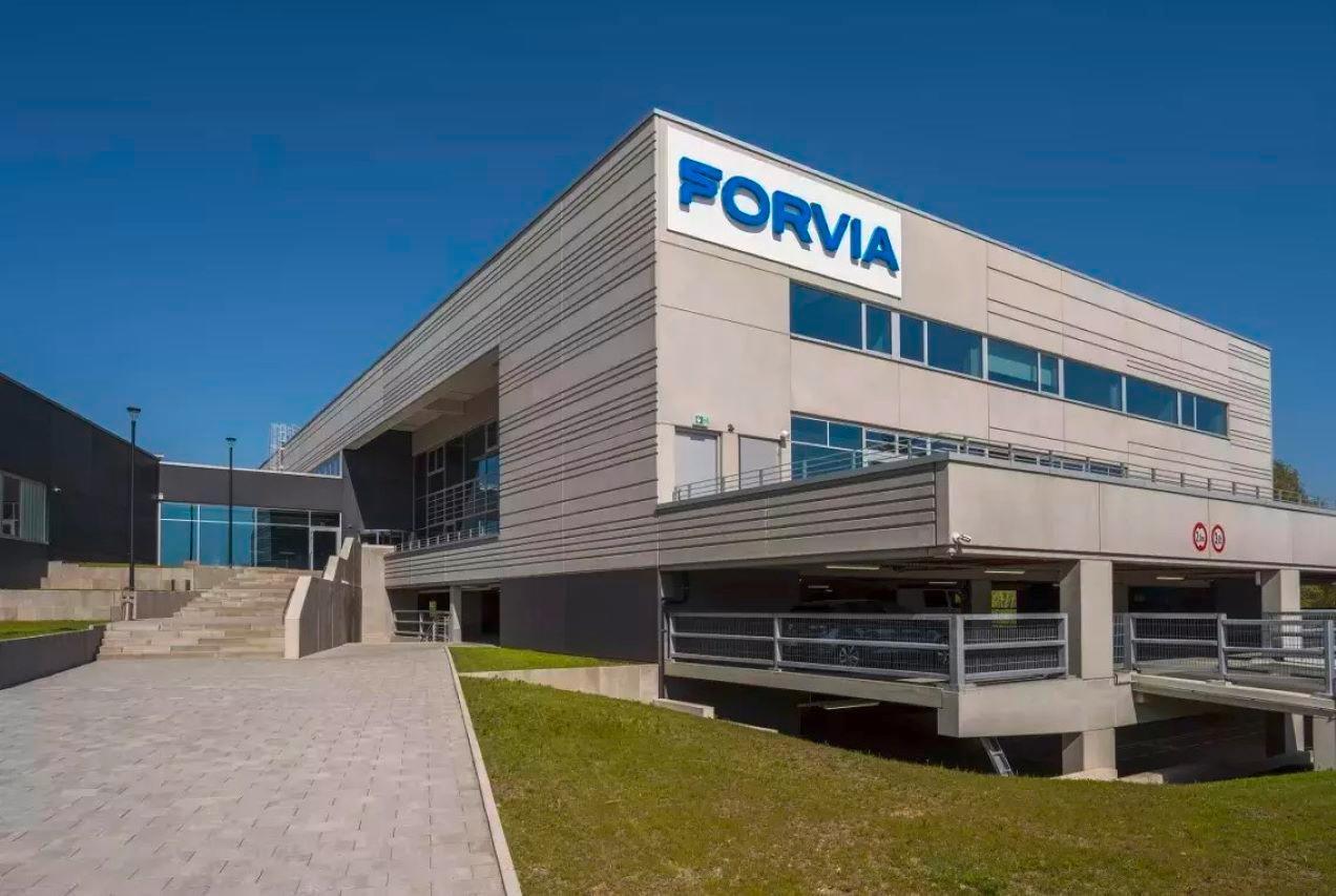 Photo 2 - forvia - Les résultats des principaux équipementiers ...