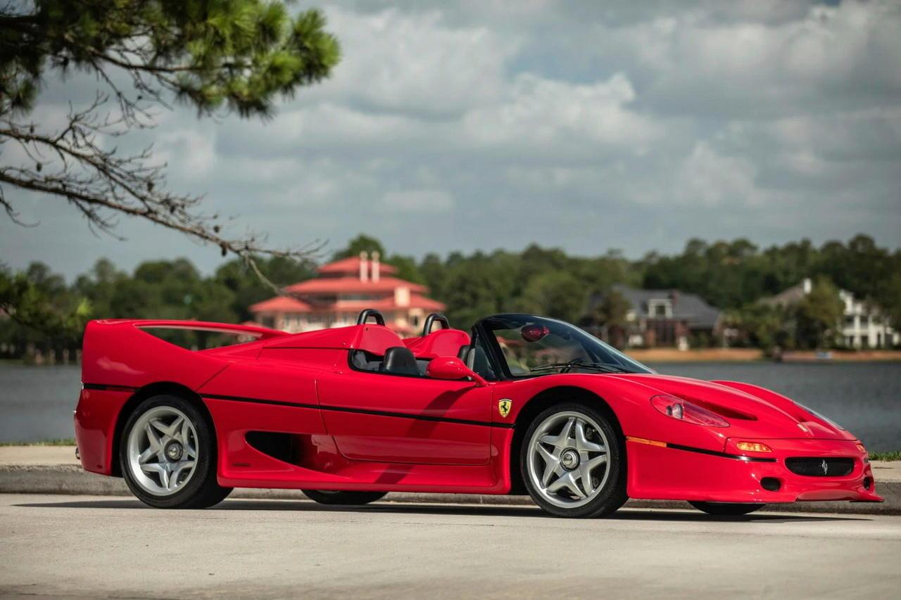 Photo 24 - N°8 - Ferrari F50 de 1995. Proposée aux enchères Monterey ...