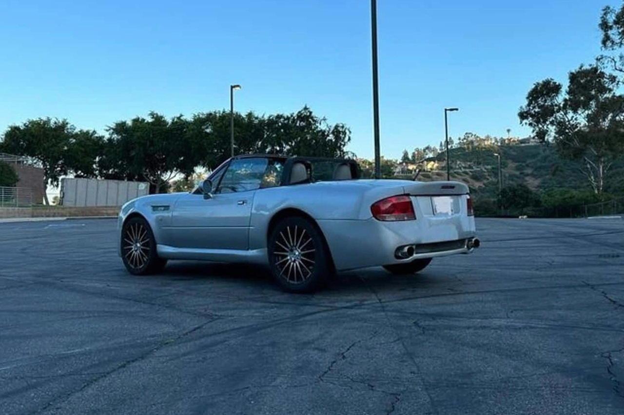 Insolite. Une Mazda MX-5 au look d'Aston Martin DB7 à vendre