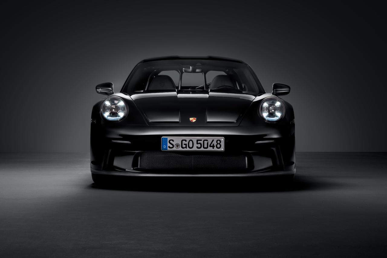 Photo 3 - La face avant de la S/T est semblable à celle de la GT3 ...