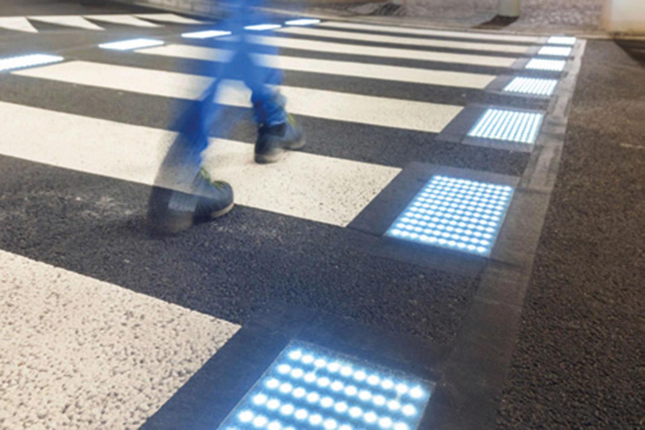 Quand la signalisation routière devient lumineuse et intelligente