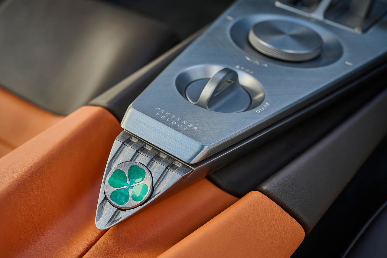 Photo 26 - Le fameux trèfle vert de la marque trône fièrement entre les ...