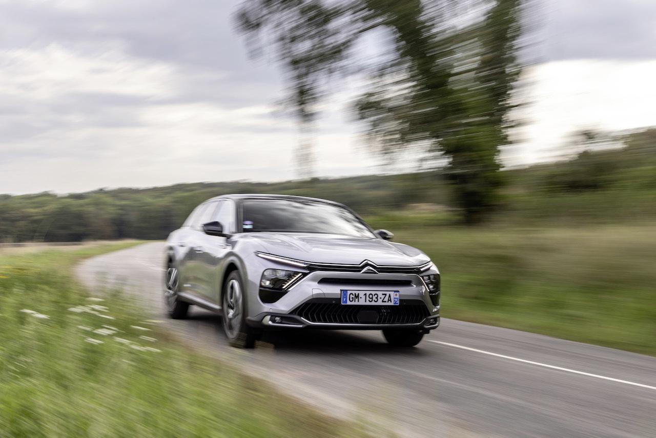 Diaporama et photos - Essai Citroën C5 X (2023) : faut-il choisir l'hybride rechargeable de 180 ...