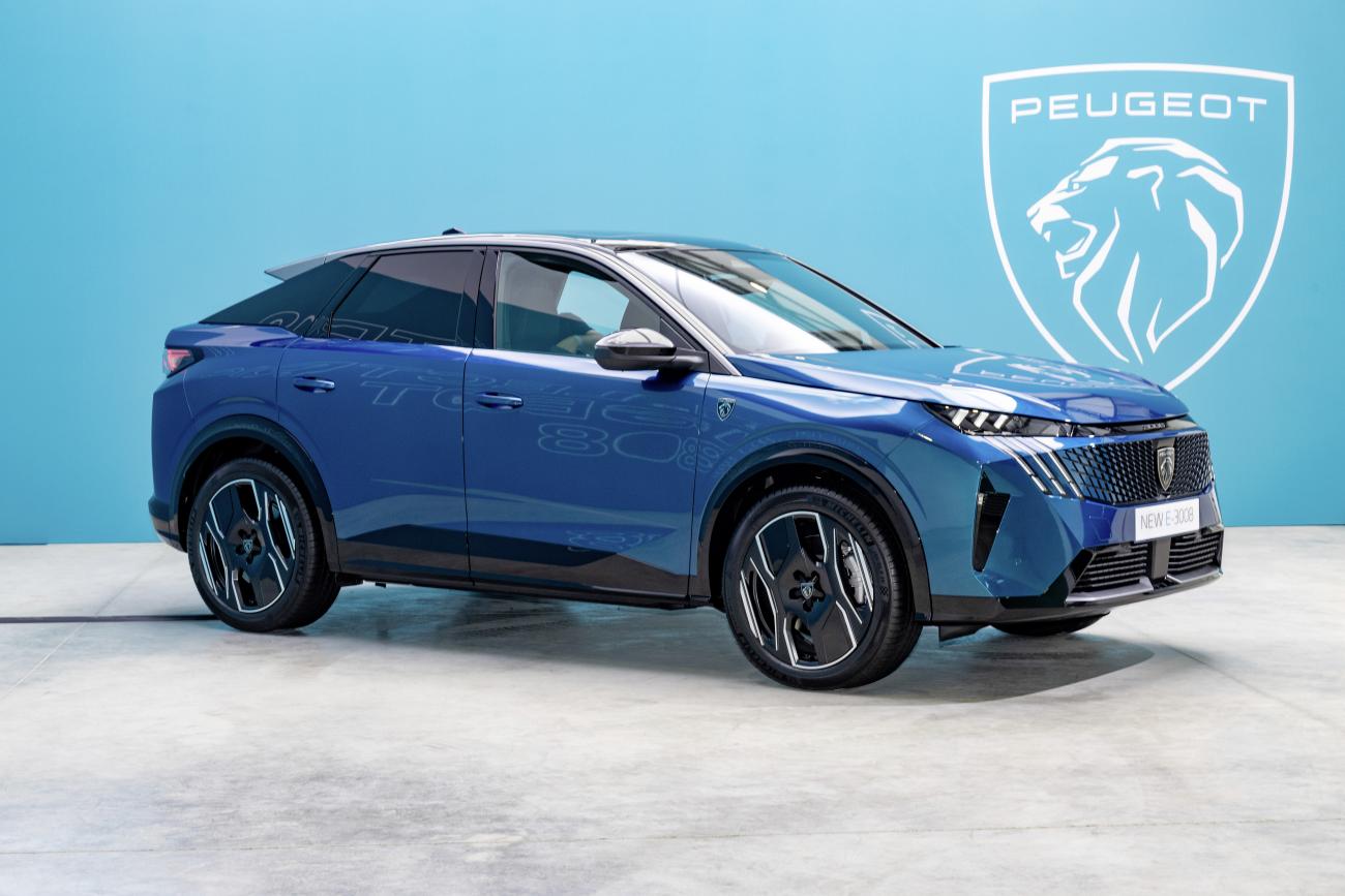 Voici le nouveau Peugeot E-3008, le SUV électrique qui vise une ...