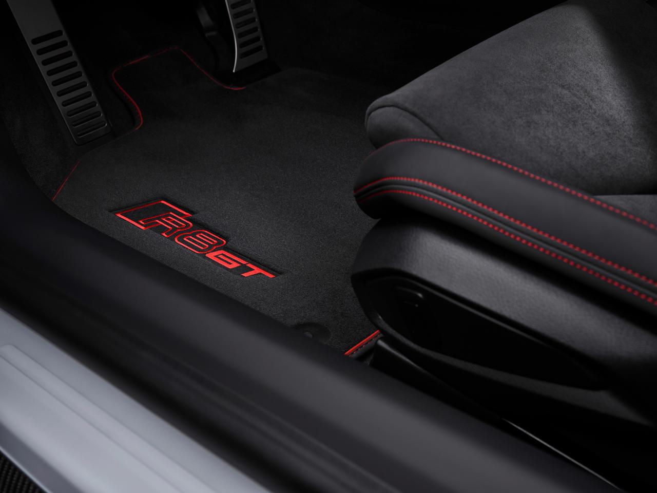 Photo 16 - Audi R8 RWD GT tapis de sol - Essai Audi R8 V10 GT RWD. Le ...