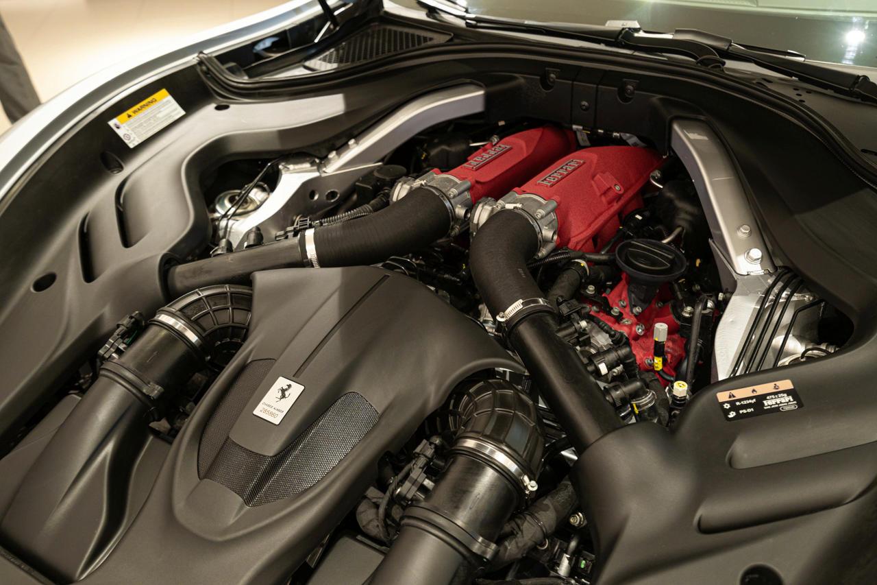 Ferrari Roma Spider (2023). A bord de l'élégant cabriolet au V8 biturbo