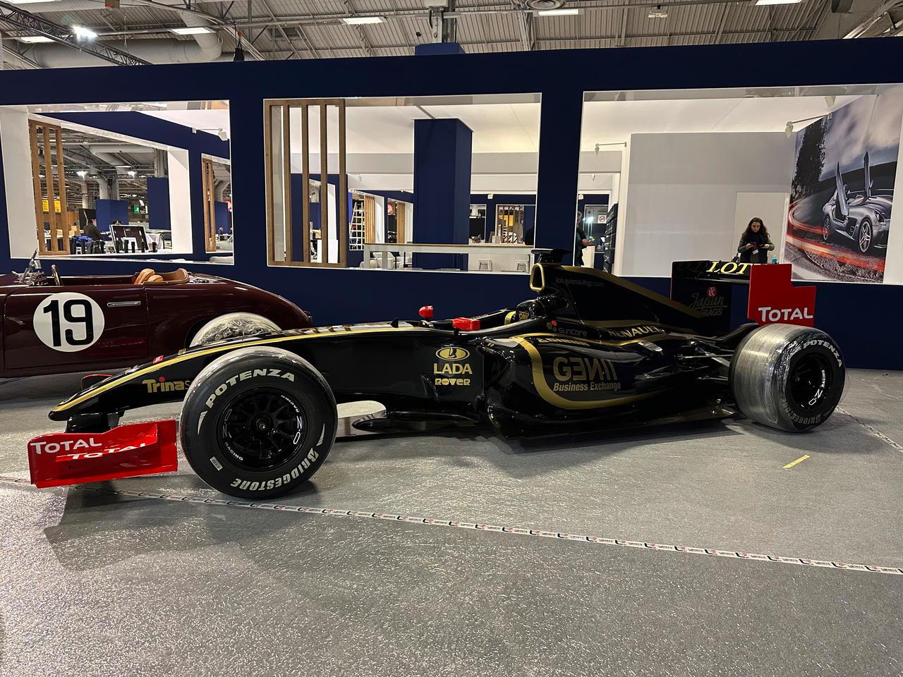 Photo 2 - Cette monoplace d'exposition date de 2011. - Renault. Une F1 ...