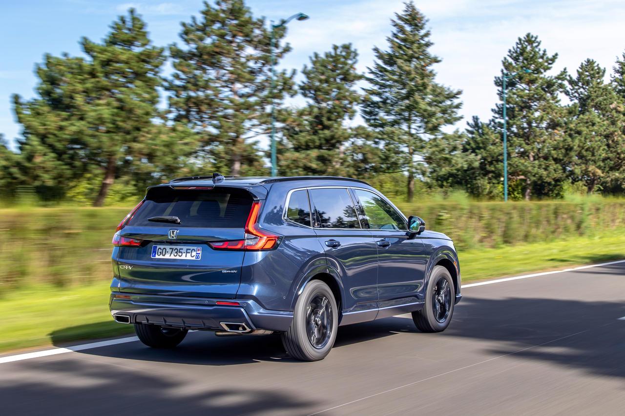 Photo 3 - Prix, fiche technique, essai : retrouvez notre avis sur le nouveau Honda CR-V hybride ...